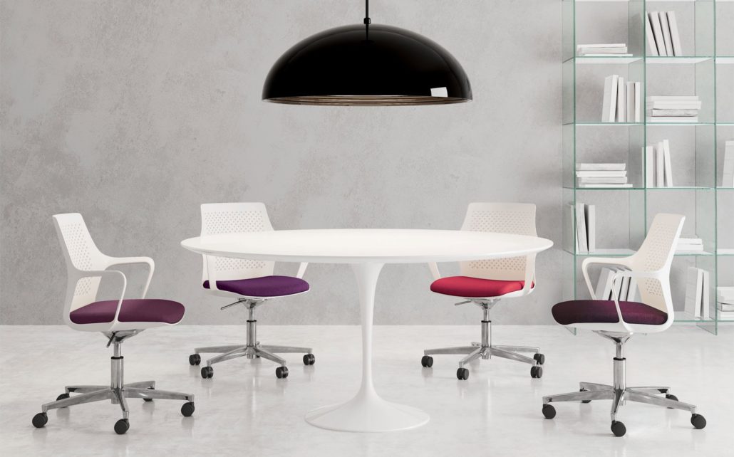 F04 Chair - Oxford House